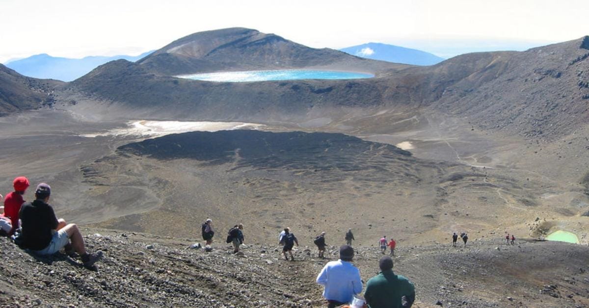 Tongariro Alpine Crossing Hike Guide: Tips & Best Time to Hike ...