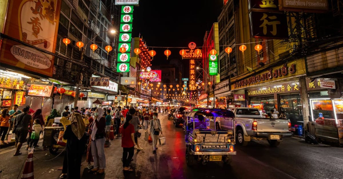 Best Street Food Southeast Asia: 7 Must-Try Dishes - TravelTerrifically.com