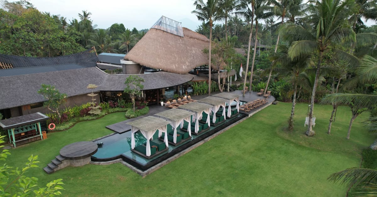 The Best Luxury Beach Resorts Around the World - TravelTerrifically.com